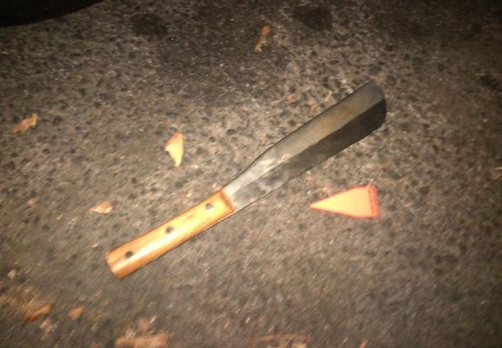 Man Shot After Lunging At N Y Officer With 2 Machetes Police Magazine