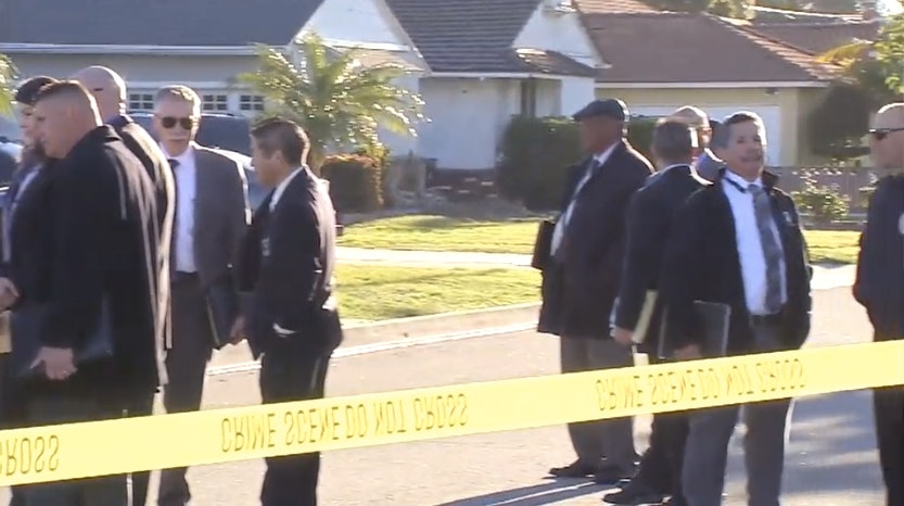Video Off Duty Lapd Officer Shoots Burglary Suspects In His Home